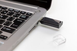 GpartedのライブUSBを作成する方法 | もちもちメモ